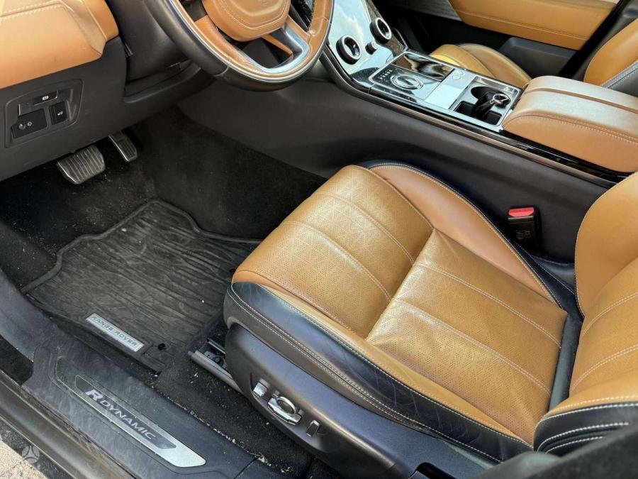Grey Land Rover Range Rover Velar 2019 in Siauliai, with an engine capacity of 2.00 L and mileage of 243 thousand km for 13900 €, photo 10 on AUTOMOTO.COM.LV