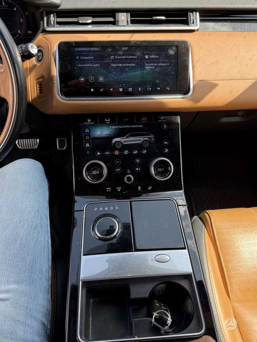 Grey Land Rover Range Rover Velar 2019 in Siauliai, with an engine capacity of 2.00 L and mileage of 243 thousand km for 13900 €, photo 19 on AUTOMOTO.COM.LV
