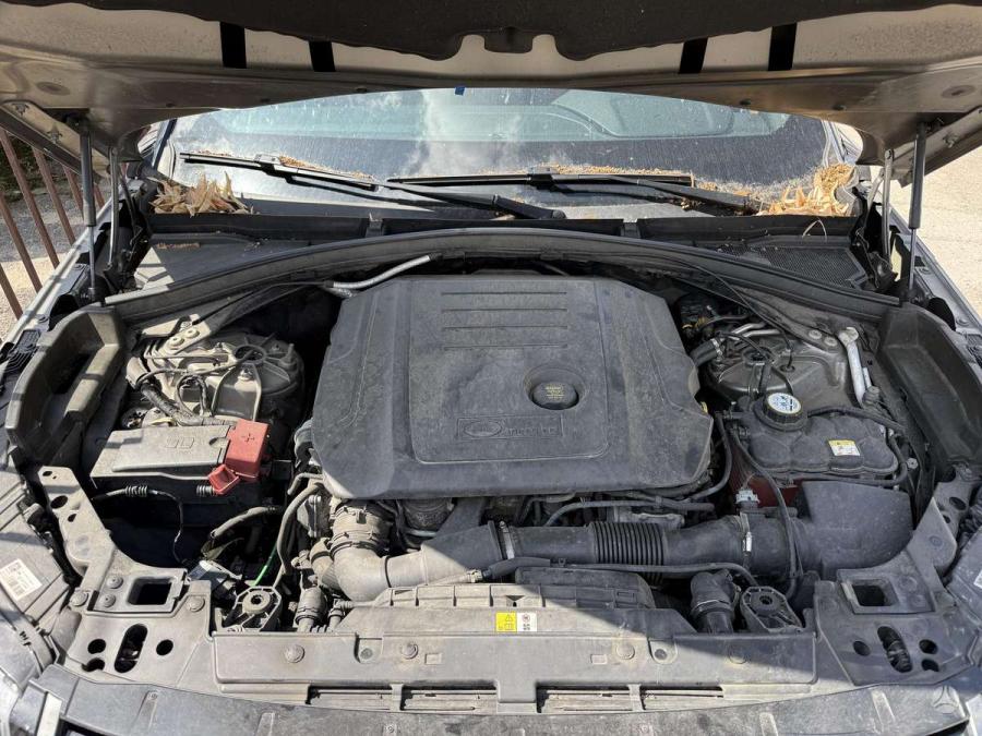 Grey Land Rover Range Rover Velar 2019 in Siauliai, with an engine capacity of 2.00 L and mileage of 243 thousand km for 13900 €, photo 21 on AUTOMOTO.COM.LV