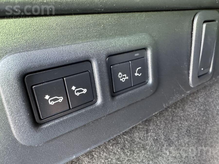 Pelēks Land Rover Range Rover Velar 2019 Rīga, ar dzinēja tilpumu 3.00 L un nobraukumu 0 tūkst. km par 23450 €, foto 17 vietnē AUTOMOTO.COM.LV