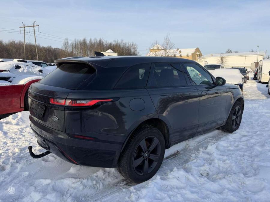 Grey Land Rover Range Rover Velar 2020 in Siauliai, with an engine capacity of 2.00 L and mileage of 174 thousand km for 14300 €, photo 2 on AUTOMOTO.COM.LV