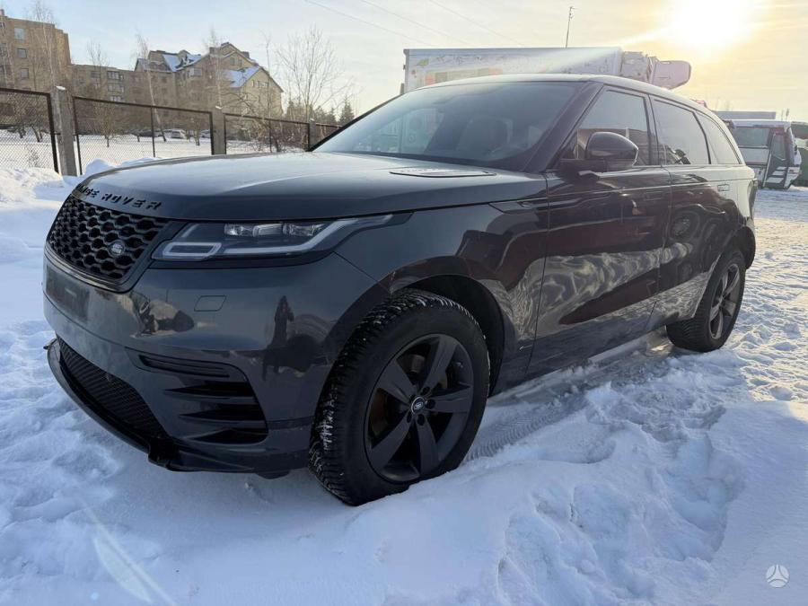 Grey Land Rover Range Rover Velar 2020 in Siauliai, with an engine capacity of 2.00 L and mileage of 174 thousand km for 14300 €, photo 3 on AUTOMOTO.COM.LV