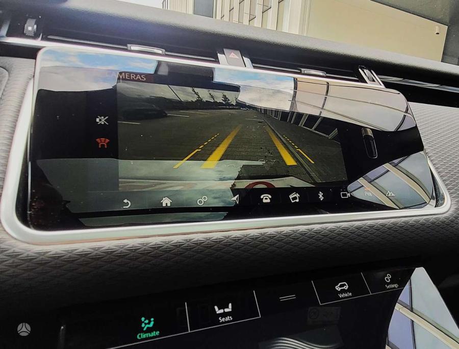 Grey Land Rover Range Rover Velar 2020 in Vilnius, with an engine capacity of 2.00 L and mileage of 57 thousand km for 27900 €, photo 22 on AUTOMOTO.COM.LV
