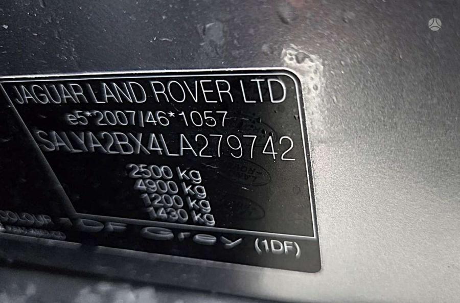 Grey Land Rover Range Rover Velar 2020 in Vilnius, with an engine capacity of 2.00 L and mileage of 57 thousand km for 27900 €, photo 36 on AUTOMOTO.COM.LV