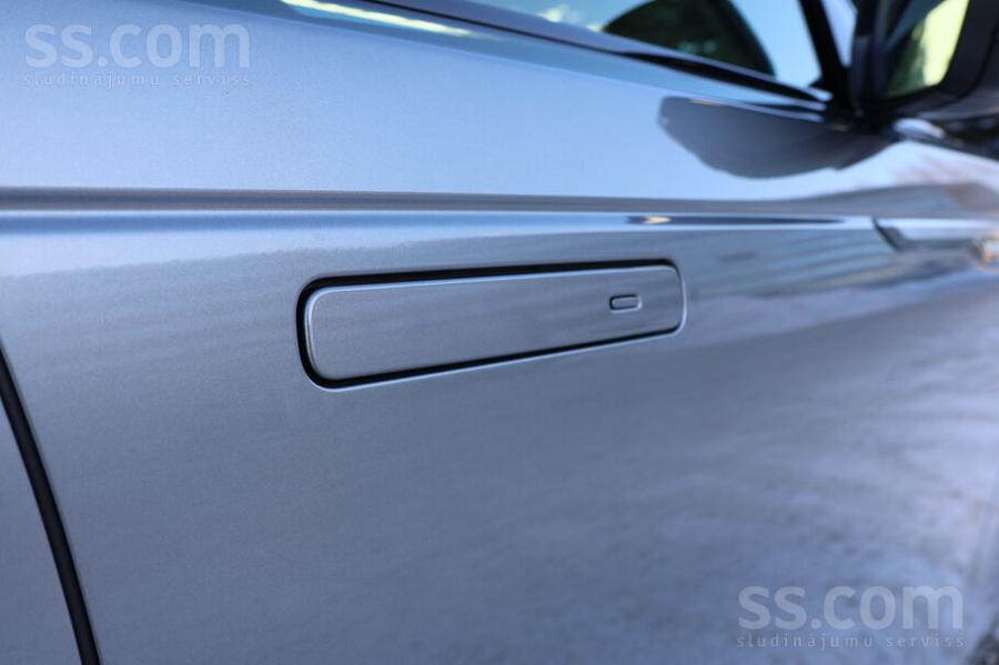 Pelēks Land Rover Range Rover Velar 2020 Rīga, ar dzinēja tilpumu 2.00 L un nobraukumu 93 tūkst. km par 28550 €, foto 32 vietnē AUTOMOTO.COM.LV