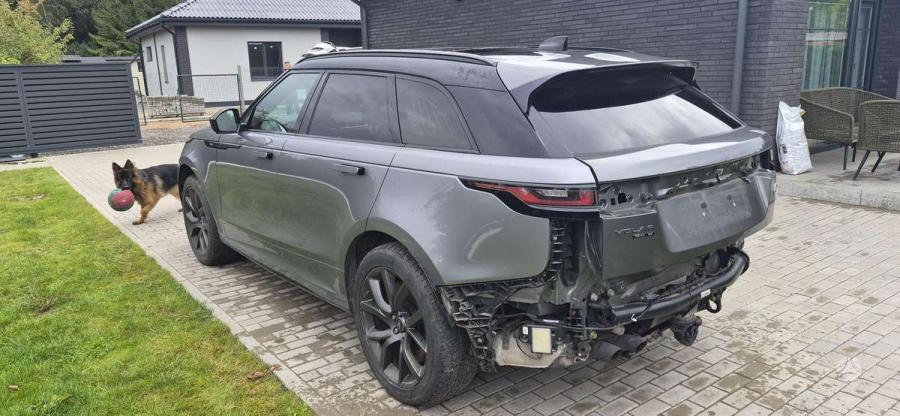 Grey Land Rover Range Rover Velar 2020 in Kaunas, with an engine capacity of 5.00 L and mileage of 41 thousand km for 27500 €, photo 4 on AUTOMOTO.COM.LV