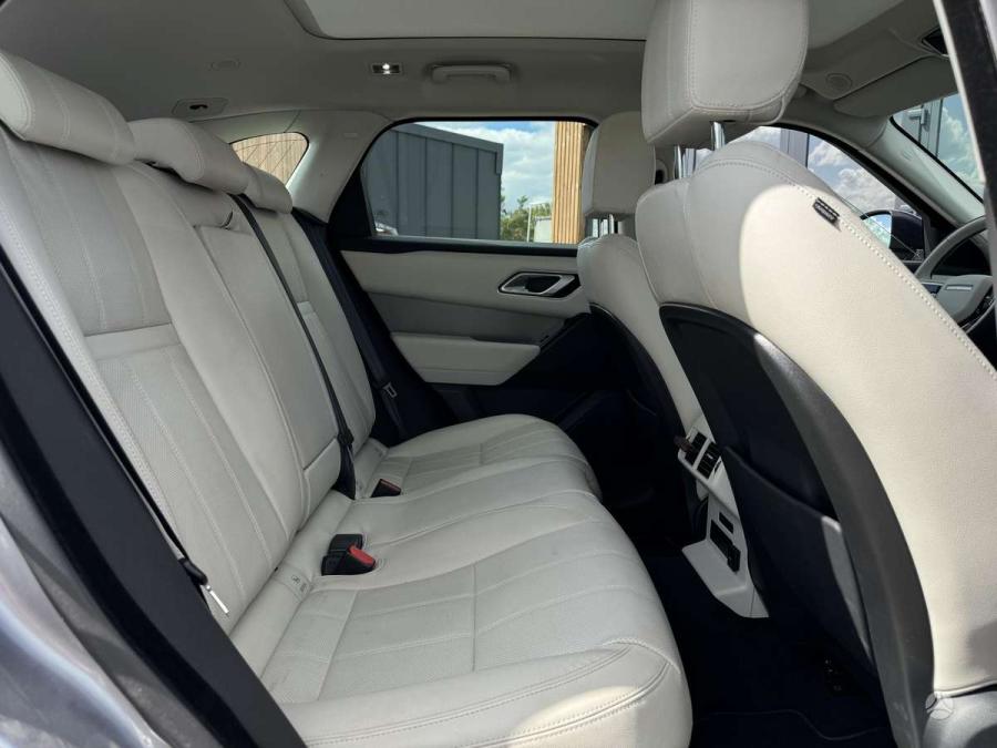 Grey Land Rover Range Rover Velar 2022 in Vilnius, with an engine capacity of 2.00 L and mileage of 54 thousand km for 33590 €, photo 21 on AUTOMOTO.COM.LV