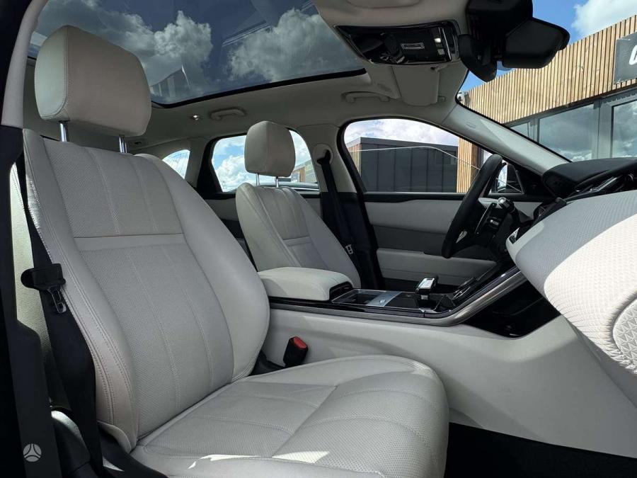 Grey Land Rover Range Rover Velar 2022 in Vilnius, with an engine capacity of 2.00 L and mileage of 54 thousand km for 33590 €, photo 24 on AUTOMOTO.COM.LV