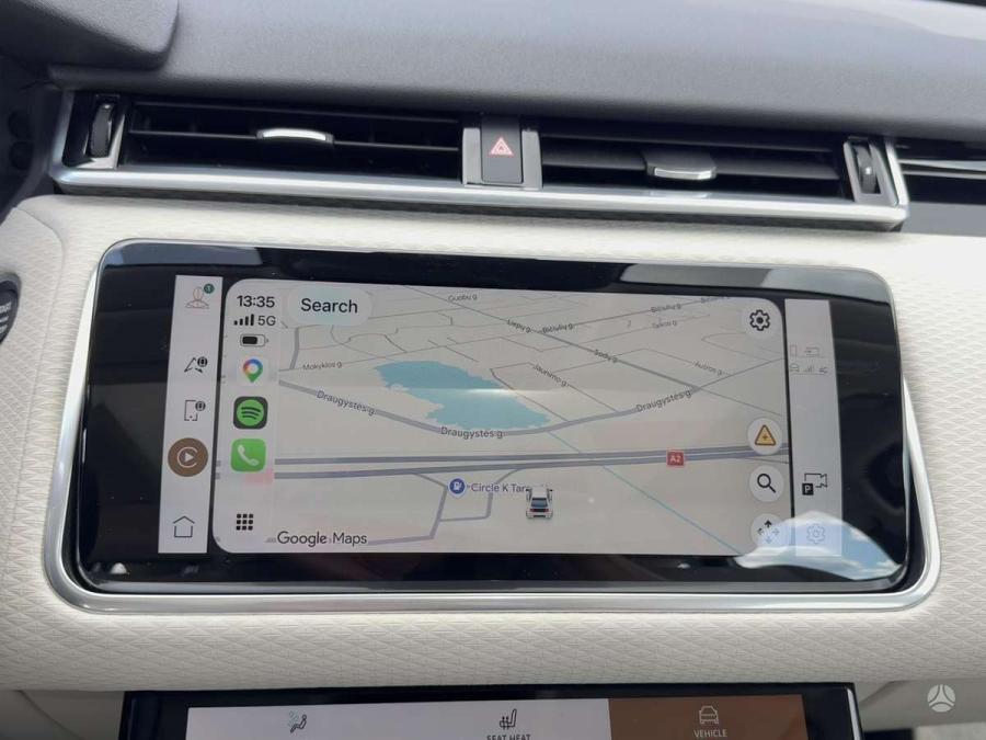 Grey Land Rover Range Rover Velar 2022 in Vilnius, with an engine capacity of 2.00 L and mileage of 54 thousand km for 33590 €, photo 31 on AUTOMOTO.COM.LV
