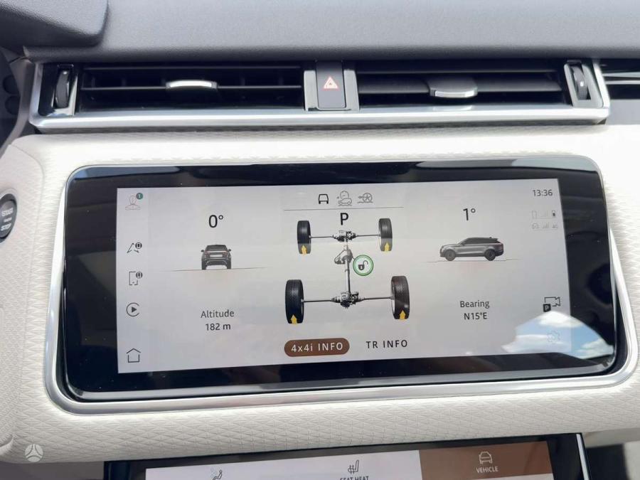 Grey Land Rover Range Rover Velar 2022 in Vilnius, with an engine capacity of 2.00 L and mileage of 54 thousand km for 33590 €, photo 33 on AUTOMOTO.COM.LV