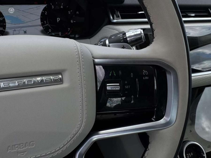 Grey Land Rover Range Rover Velar 2022 in Vilnius, with an engine capacity of 2.00 L and mileage of 54 thousand km for 33590 €, photo 35 on AUTOMOTO.COM.LV