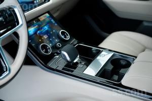 Pelēks Land Rover Range Rover Velar 2023 Rīga, ar dzinēja tilpumu 2.00 L un nobraukumu 24 tūkst. km par 39990 €, foto 15 vietnē AUTOMOTO.COM.LV