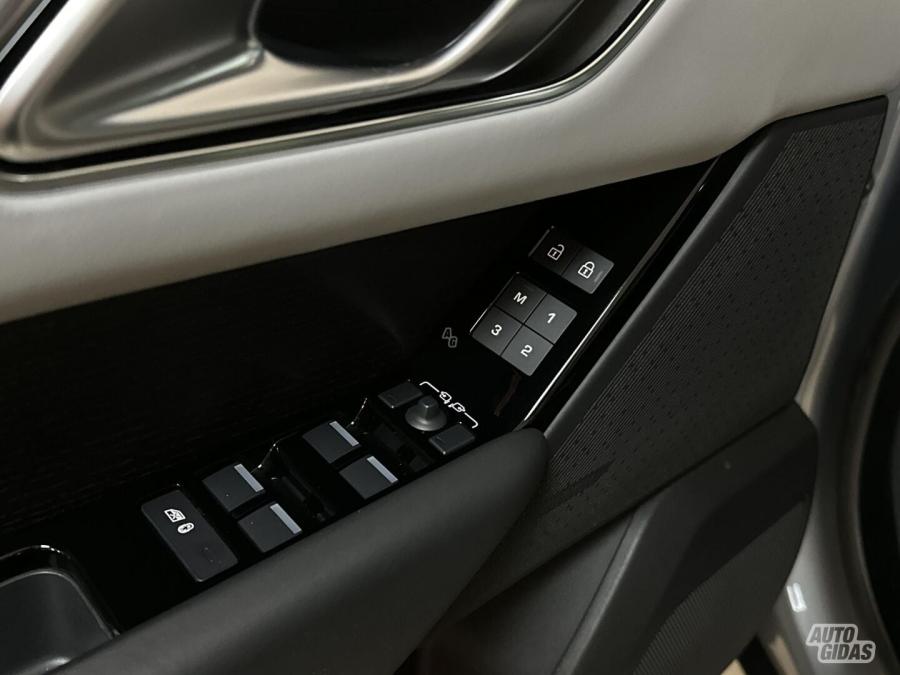Pelēks Land Rover Range Rover Velar 2024 Viļņa, ar dzinēja tilpumu 3.00 L un nobraukumu 23 tūkst. km par 76000 €, foto 11 vietnē AUTOMOTO.COM.LV