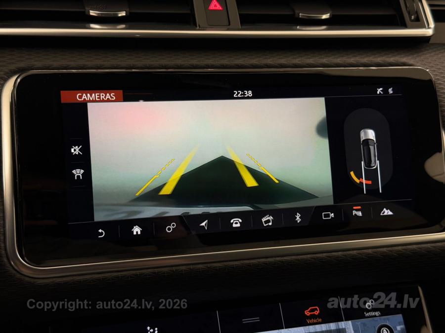 Grey Land Rover Range Rover Velar 2017 in Parnu, with an engine capacity of 2.00 L and mileage of 138 thousand km for 23990 €, photo 22 on AUTOMOTO.COM.LV