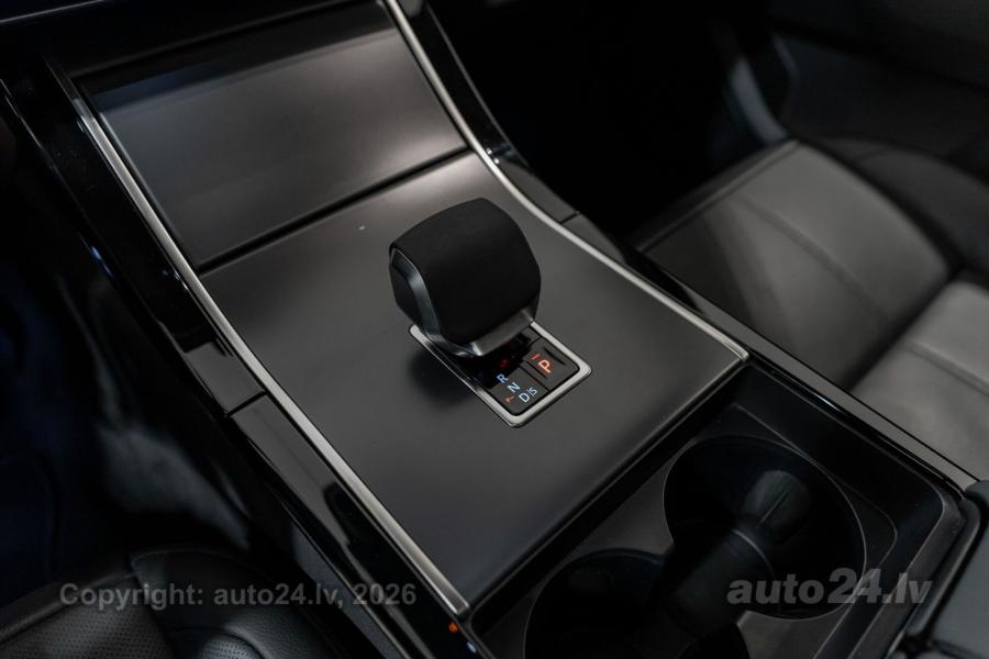 Pelēks Land Rover Range Rover Velar 2024 Tallina, ar dzinēja tilpumu 2.00 L un nobraukumu 36 tūkst. km par 65000 €, foto 17 vietnē AUTOMOTO.COM.LV