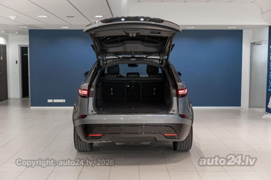 Pelēks Land Rover Range Rover Velar 2024 Tallina, ar dzinēja tilpumu 2.00 L un nobraukumu 36 tūkst. km par 65000 €, foto 24 vietnē AUTOMOTO.COM.LV
