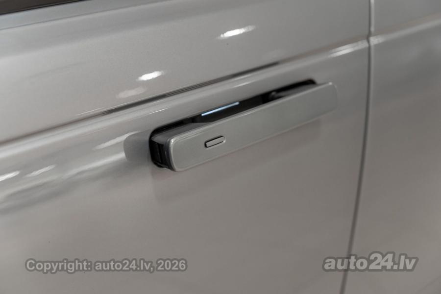 Pelēks Land Rover Range Rover Velar 2024 Tallina, ar dzinēja tilpumu 2.00 L un nobraukumu 36 tūkst. km par 65000 €, foto 30 vietnē AUTOMOTO.COM.LV
