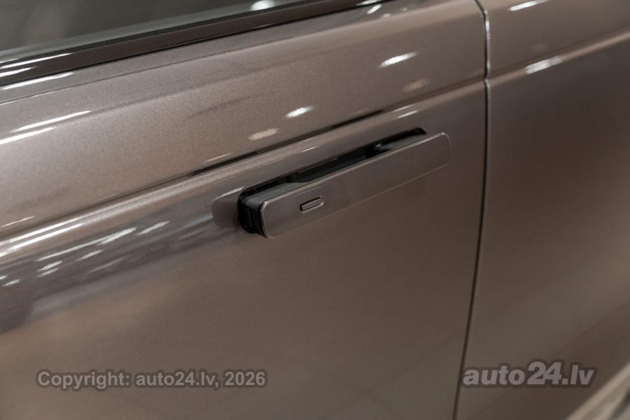 Pelēks Land Rover Range Rover Velar 2026 Tallina, ar dzinēja tilpumu 2.00 L un nobraukumu 2 tūkst. km par 99200 €, foto 17 vietnē AUTOMOTO.COM.LV