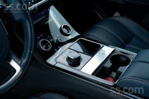 Red Land Rover Range Rover Velar 2017 in Riga, with an engine capacity of 2.00 L and mileage of 55 thousand km for 29990 €, photo 12 on AUTOMOTO.COM.LV