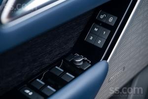 Red Land Rover Range Rover Velar 2017 in Riga, with an engine capacity of 2.00 L and mileage of 55 thousand km for 29990 €, photo 14 on AUTOMOTO.COM.LV