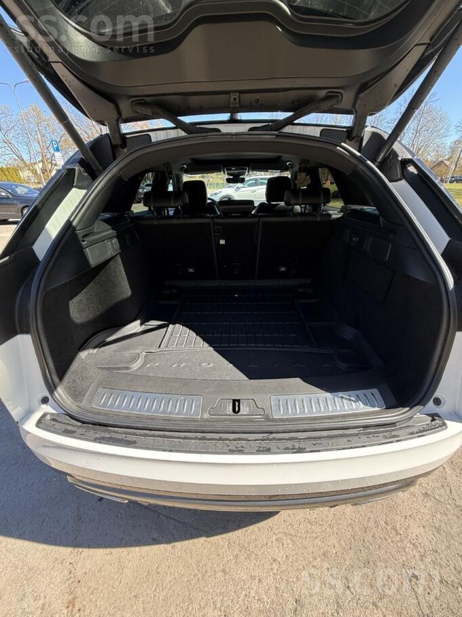 Balts Land Rover Range Rover Velar 2017 Rīga, ar dzinēja tilpumu 3.00 L un nobraukumu 182 tūkst. km par 25900 €, foto 14 vietnē AUTOMOTO.COM.LV