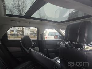 White Land Rover Range Rover Velar 2018 in Riga, with an engine capacity of 2.00 L and mileage of 95 thousand km for 31000 €, photo 11 on AUTOMOTO.COM.LV