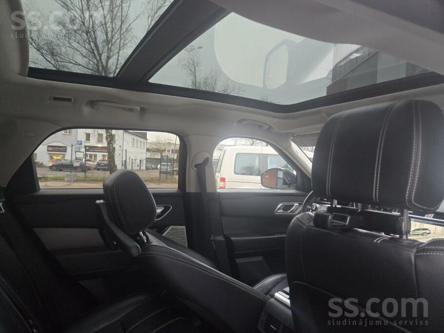 White Land Rover Range Rover Velar 2018 in Riga, with an engine capacity of 2.00 L and mileage of 95 thousand km for 31000 €, photo 11 on AUTOMOTO.COM.LV