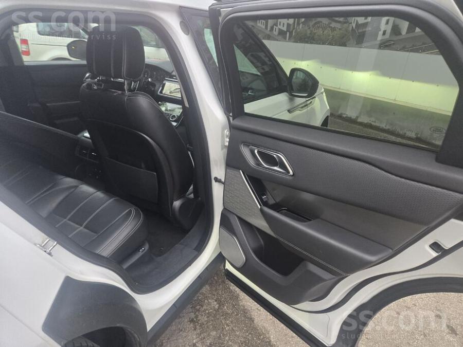 White Land Rover Range Rover Velar 2018 in Riga, with an engine capacity of 2.00 L and mileage of 95 thousand km for 31000 €, photo 13 on AUTOMOTO.COM.LV