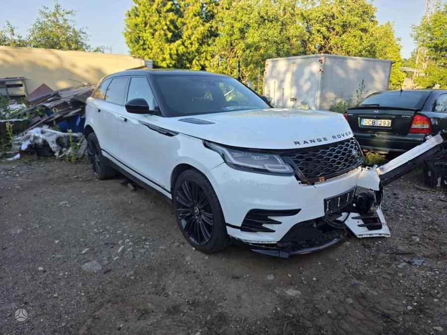 White Land Rover Range Rover Velar 2018 in Kaunas, with an engine capacity of 2.00 L and mileage of 210 thousand km for 8200 €, photo 1 on AUTOMOTO.COM.LV