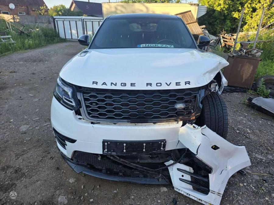 White Land Rover Range Rover Velar 2018 in Kaunas, with an engine capacity of 2.00 L and mileage of 210 thousand km for 8200 €, photo 3 on AUTOMOTO.COM.LV