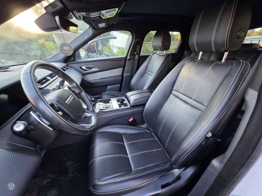 White Land Rover Range Rover Velar 2018 in Kaunas, with an engine capacity of 2.00 L and mileage of 210 thousand km for 8200 €, photo 4 on AUTOMOTO.COM.LV