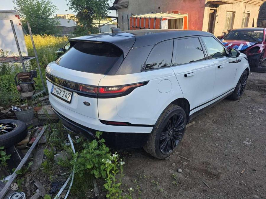 White Land Rover Range Rover Velar 2018 in Kaunas, with an engine capacity of 2.00 L and mileage of 210 thousand km for 8200 €, photo 5 on AUTOMOTO.COM.LV