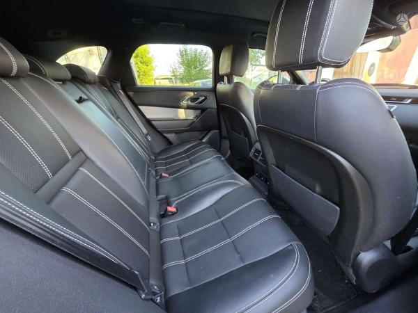 White Land Rover Range Rover Velar 2018 in Kaunas, with an engine capacity of 2.00 L and mileage of 210 thousand km for 8200 €, photo 9 on AUTOMOTO.COM.LV