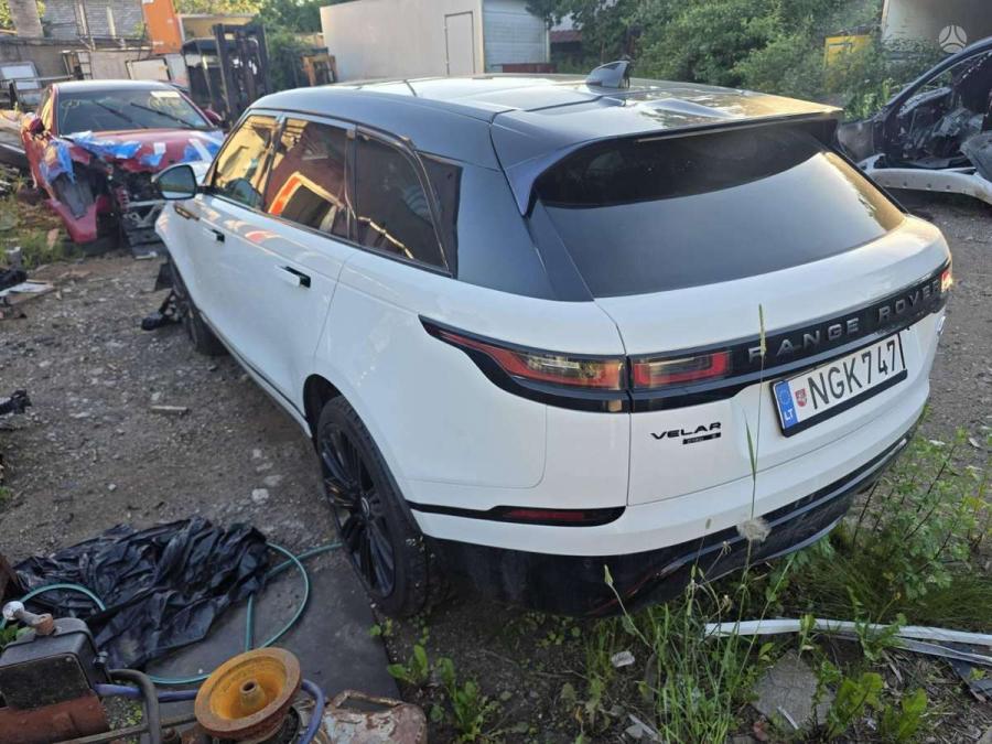 White Land Rover Range Rover Velar 2018 in Kaunas, with an engine capacity of 2.00 L and mileage of 210 thousand km for 8200 €, photo 11 on AUTOMOTO.COM.LV