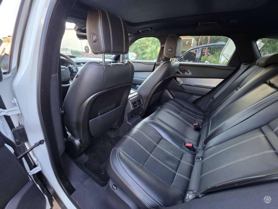 White Land Rover Range Rover Velar 2018 in Kaunas, with an engine capacity of 2.00 L and mileage of 210 thousand km for 8200 €, photo 14 on AUTOMOTO.COM.LV