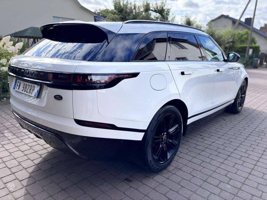 White Land Rover Range Rover Velar 2018 in Gargzdai, with an engine capacity of 2.00 L and mileage of 151 thousand km for 19499 €, photo 5 on AUTOMOTO.COM.LV