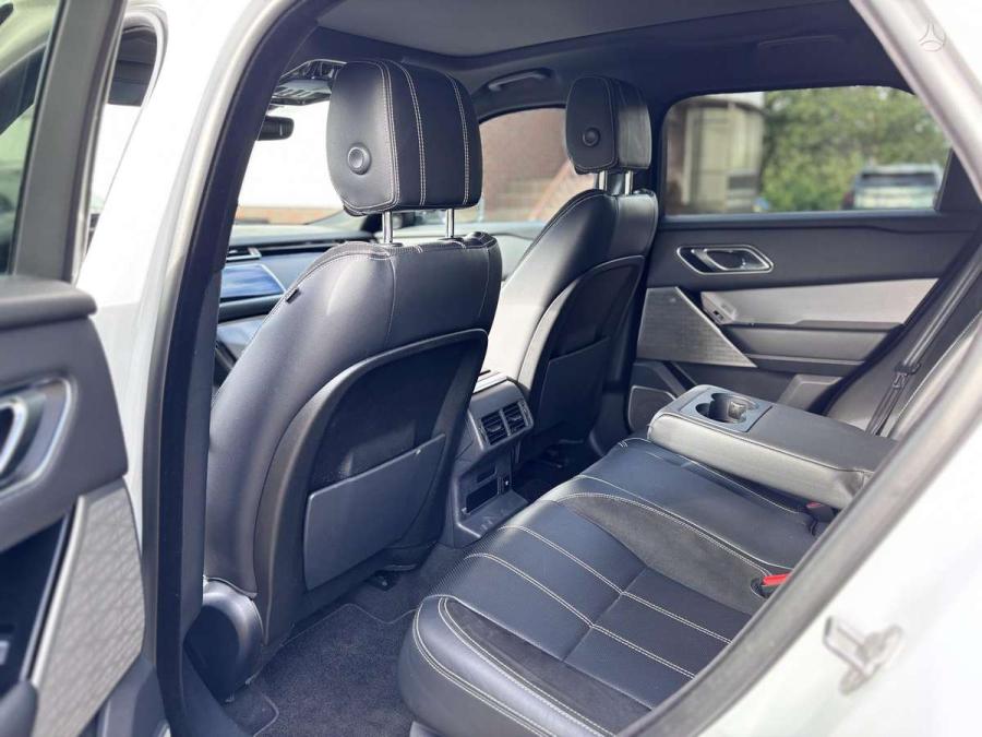 White Land Rover Range Rover Velar 2018 in Gargzdai, with an engine capacity of 2.00 L and mileage of 151 thousand km for 19499 €, photo 15 on AUTOMOTO.COM.LV
