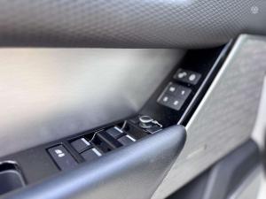 White Land Rover Range Rover Velar 2018 in Gargzdai, with an engine capacity of 2.00 L and mileage of 151 thousand km for 19499 €, photo 21 on AUTOMOTO.COM.LV