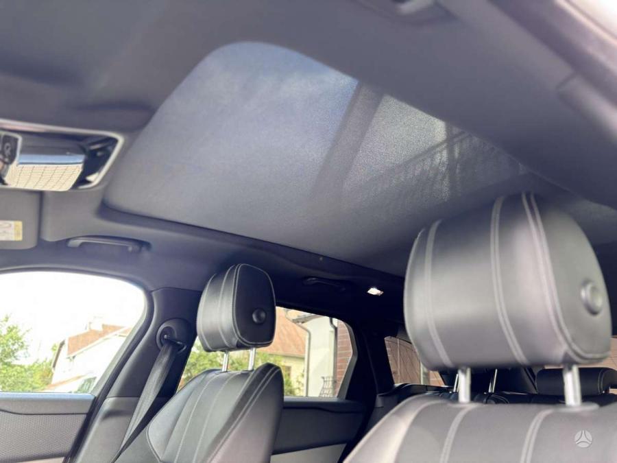 White Land Rover Range Rover Velar 2018 in Gargzdai, with an engine capacity of 2.00 L and mileage of 151 thousand km for 19499 €, photo 23 on AUTOMOTO.COM.LV