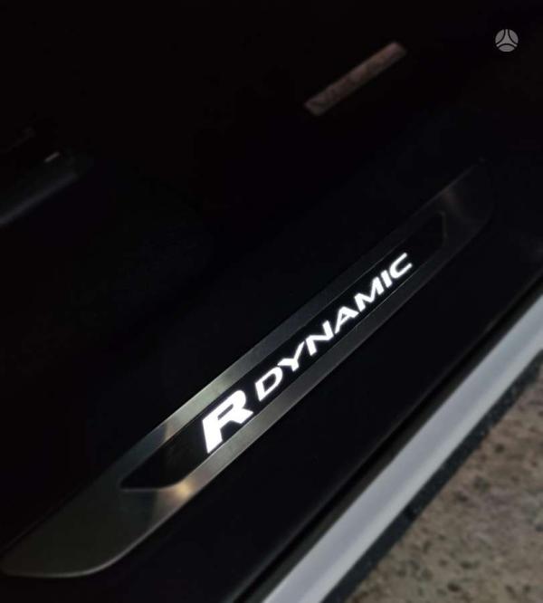 White Land Rover Range Rover Velar 2019 in Siauliai, with an engine capacity of 2.00 L and mileage of 100 thousand km for 25400 €, photo 11 on AUTOMOTO.COM.LV