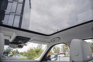 Balts Land Rover Range Rover Velar 2019 Viļņa, ar dzinēja tilpumu 2.00 L un nobraukumu 89 tūkst. km par 28600 €, foto 13 vietnē AUTOMOTO.COM.LV