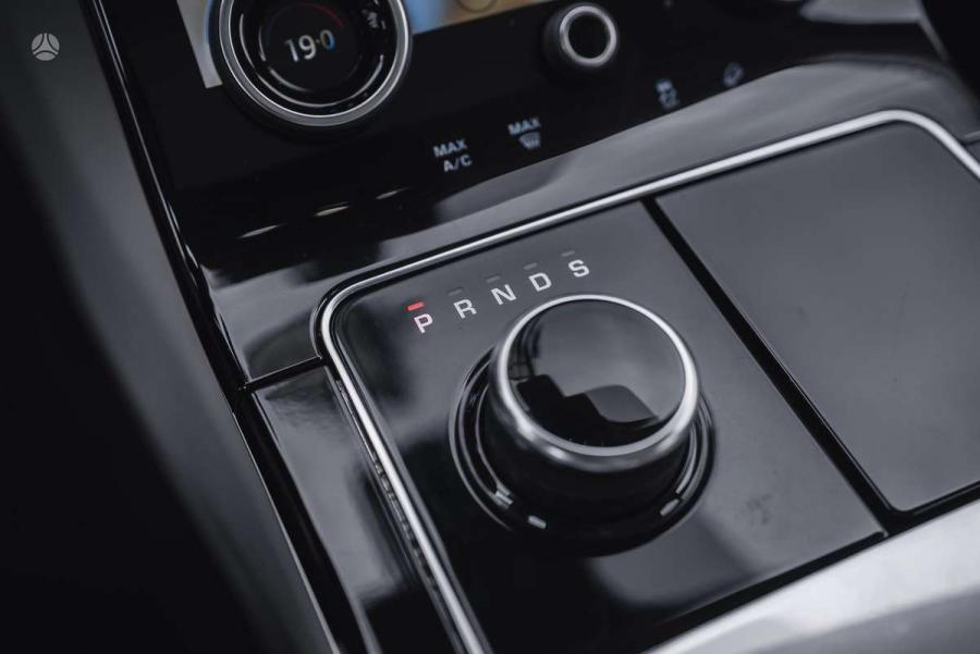 Balts Land Rover Range Rover Velar 2019 Viļņa, ar dzinēja tilpumu 2.00 L un nobraukumu 89 tūkst. km par 28600 €, foto 20 vietnē AUTOMOTO.COM.LV