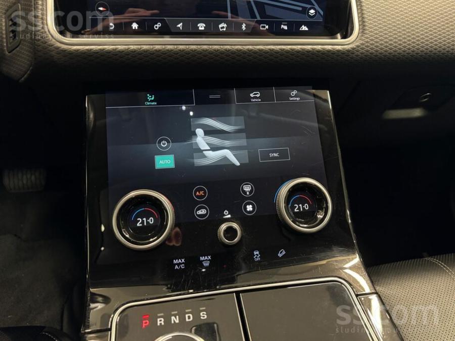 White Land Rover Range Rover Velar 2020 in Riga, with an engine capacity of 2.00 L and mileage of 83 thousand km for 26190 €, photo 18 on AUTOMOTO.COM.LV