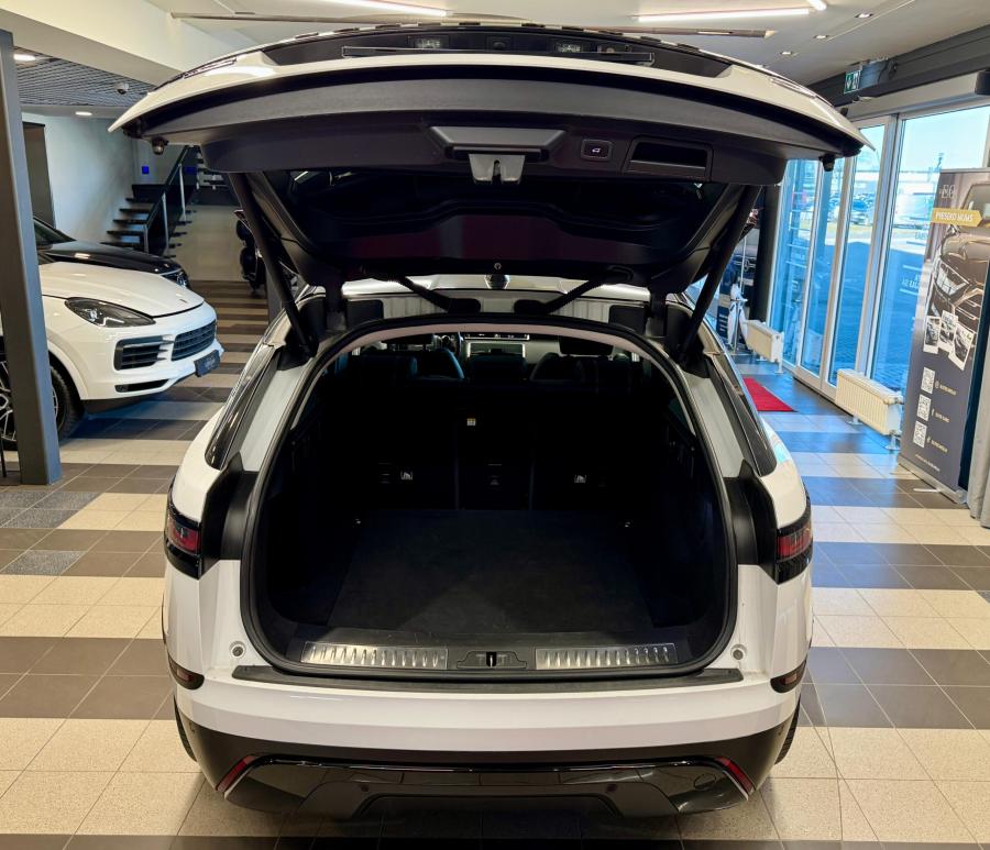 Balts Land Rover Range Rover Velar 2020 Rīga, ar dzinēja tilpumu 2.00 L un nobraukumu 83 tūkst. km par 26490 €, foto 23 vietnē AUTOMOTO.COM.LV