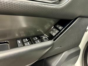 Balts Land Rover Range Rover Velar 2020 Rīga, ar dzinēja tilpumu 2.00 L un nobraukumu 83 tūkst. km par 26490 €, foto 26 vietnē AUTOMOTO.COM.LV