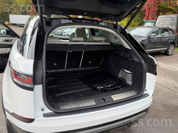 White Land Rover Range Rover Velar 2020 in Riga, with an engine capacity of 2.00 L and mileage of 47 thousand km for 33500 €, photo 5 on AUTOMOTO.COM.LV
