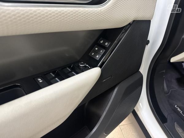 Balts Land Rover Range Rover Velar 2021 Viļņa, ar dzinēja tilpumu 2.00 L un nobraukumu 88 tūkst. km par 35000 €, foto 9 vietnē AUTOMOTO.COM.LV