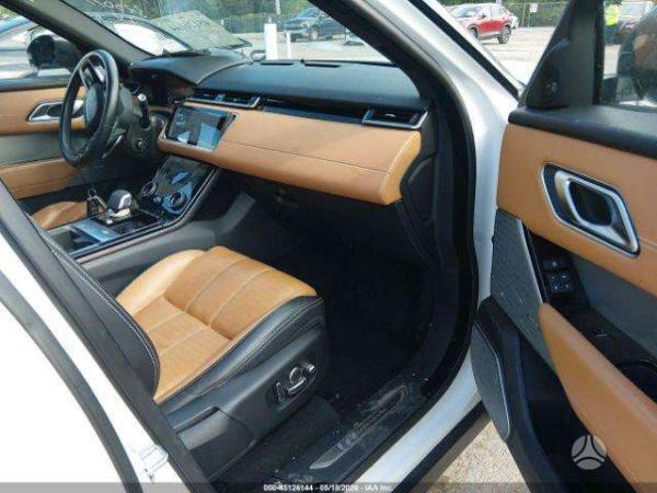 White Land Rover Range Rover Velar 2021 in Klaipeda, with an engine capacity of 3.00 L and mileage of 71 thousand km for 6500 €, photo 5 on AUTOMOTO.COM.LV