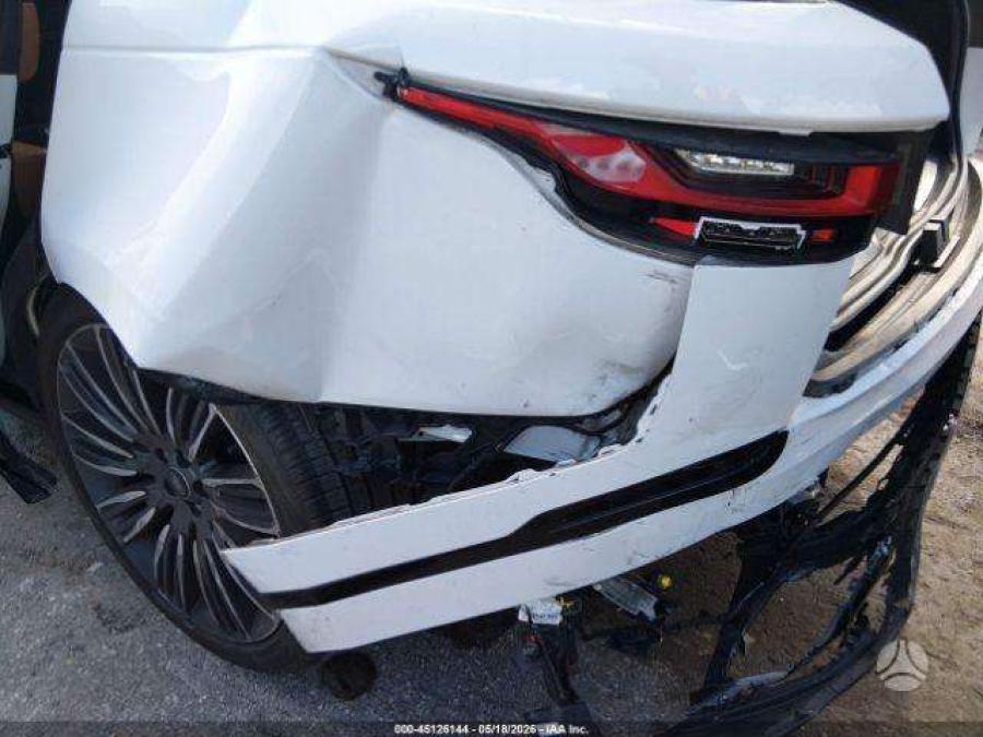 White Land Rover Range Rover Velar 2021 in Klaipeda, with an engine capacity of 3.00 L and mileage of 71 thousand km for 6500 €, photo 7 on AUTOMOTO.COM.LV