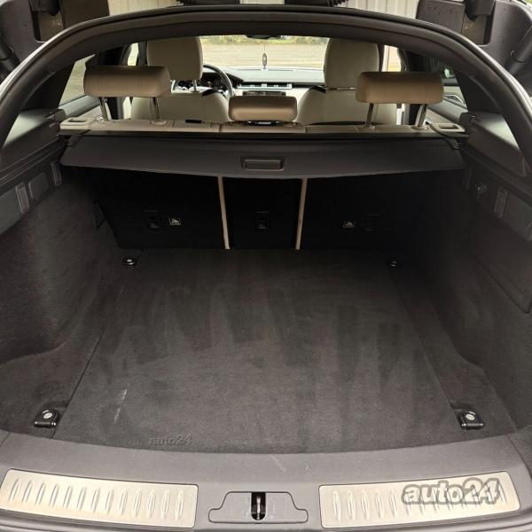 Balts Land Rover Range Rover Velar 2018 Rīga, ar dzinēja tilpumu 3.00 L un nobraukumu 136 tūkst. km par 29500 €, foto 11 vietnē AUTOMOTO.COM.LV